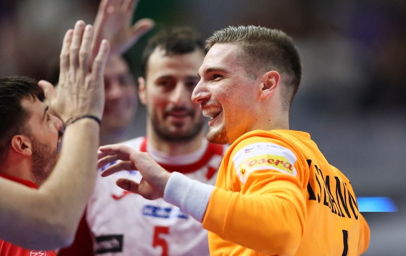 Nesavladivi Kuzmanović pa genijalni Duvnjak. Ako ovako bude i na OI ...