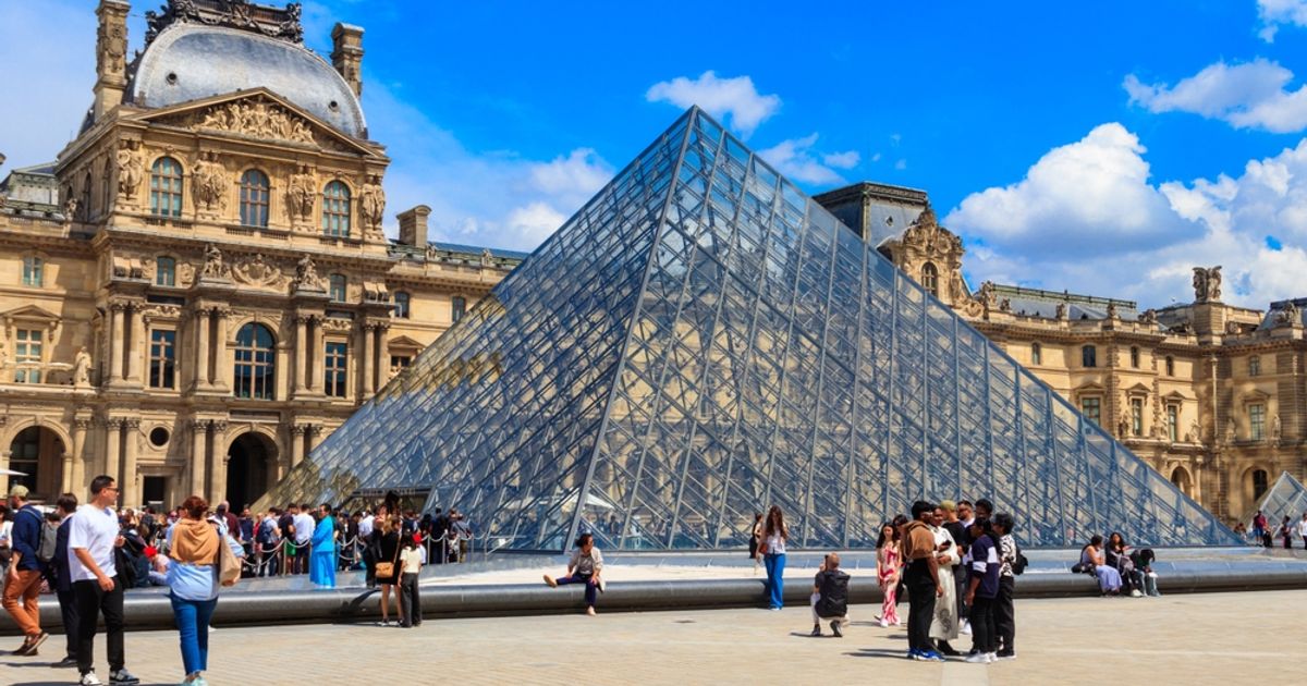 Lozinka za glavni sigurnosni sustav u Louvreu glasila je "Louvre ...
