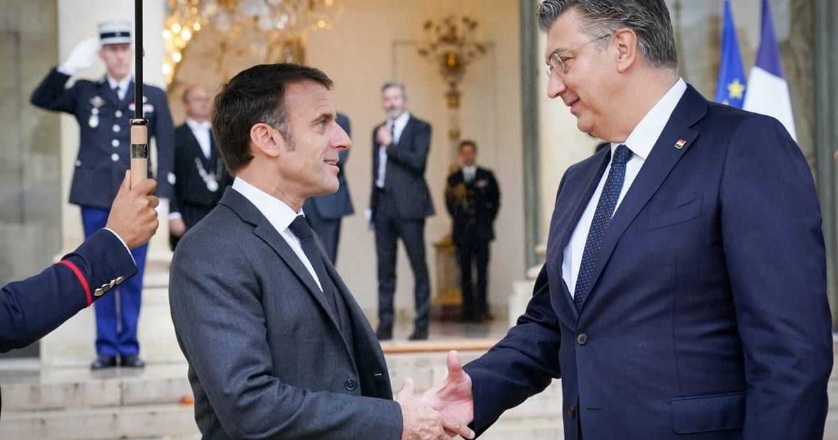 Premijer važno obznanio svoje rukovanje s Macronom. Njegov posjet ...