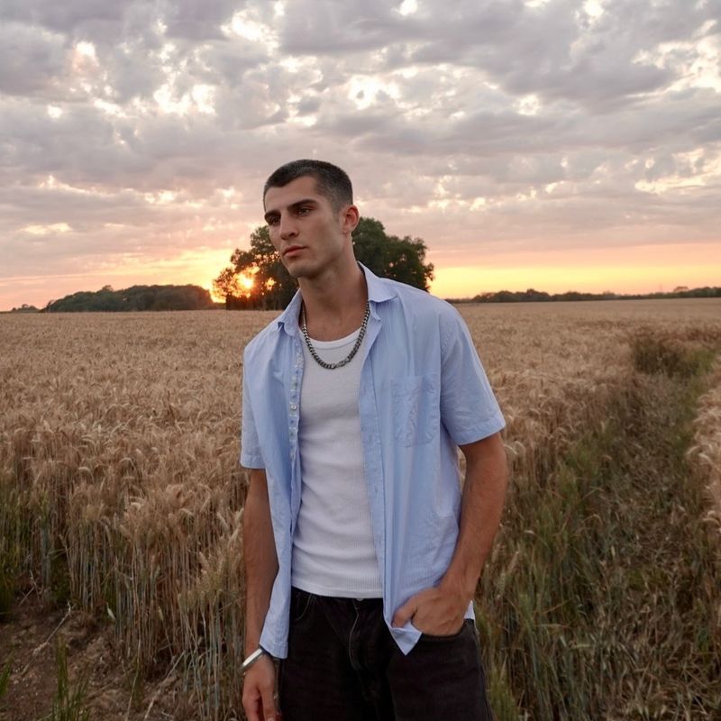 Charlie Jeer je model i glazbenik koji nam je privukao pažnju | Super1.hr