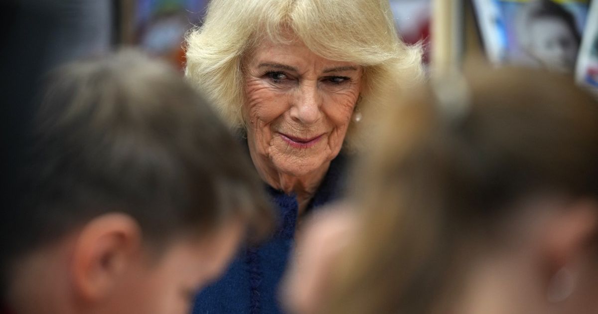 Kraljica Camilla progovorila o napadu u vlaku dok je bila tinejdžerica ...