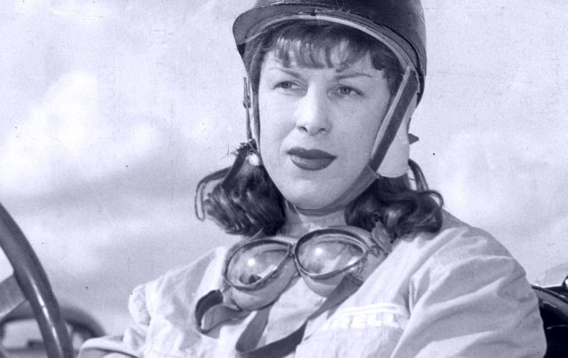 Robert Cowell bio je pilot, ratni heroj i vozač utrka. Bio je, također ...