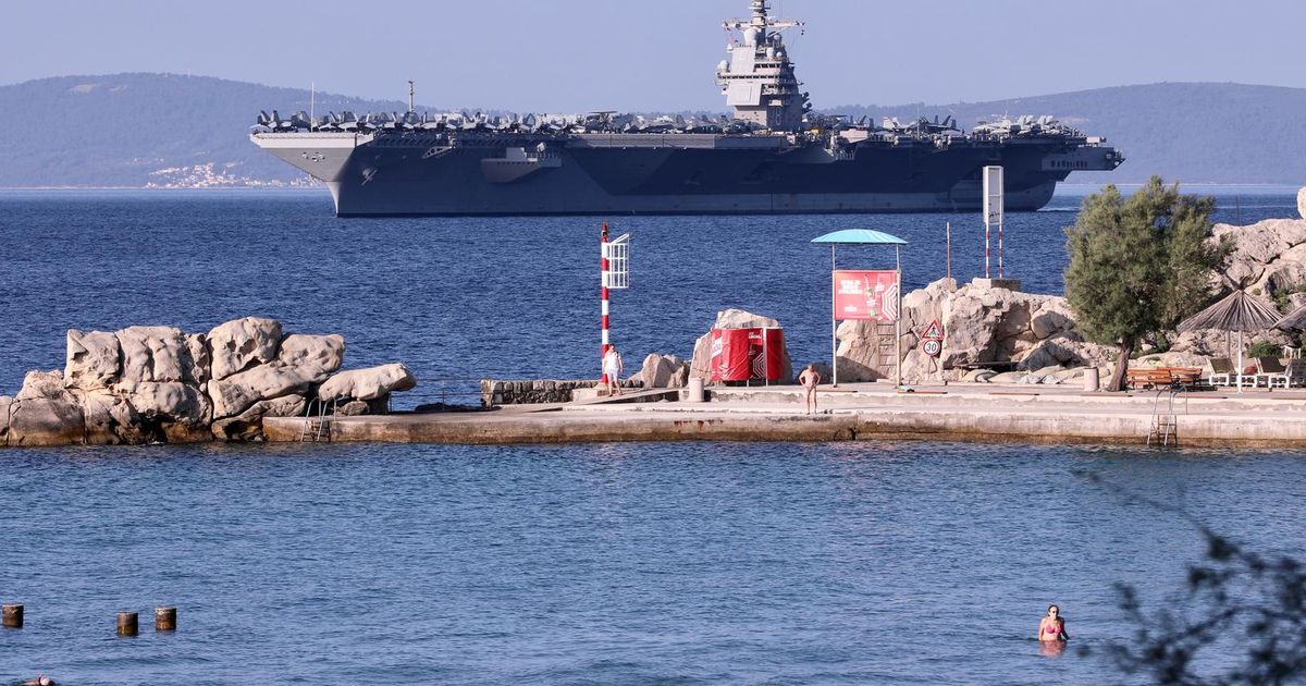 Foto. U Split je uplovio najveći ratni brod u povijesti | Telegram.hr