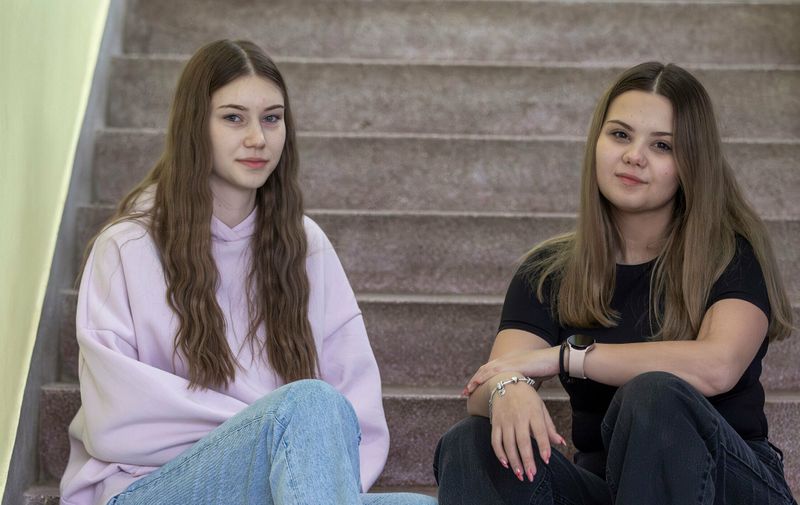 Vanesa i Lea u školskom su skladištu u Belom Manastiru napravile ...