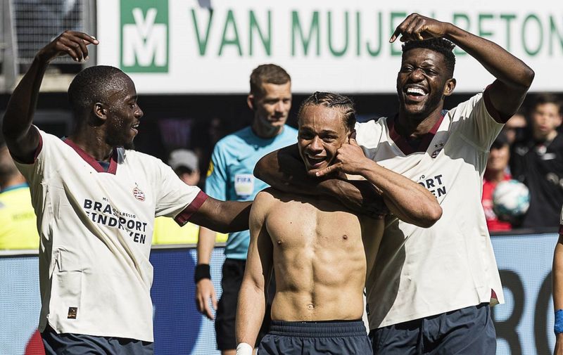 Xavi, vratio si se? Ma 'ajde ti dalje: PSG je odmah proslijedio Simonsa ...