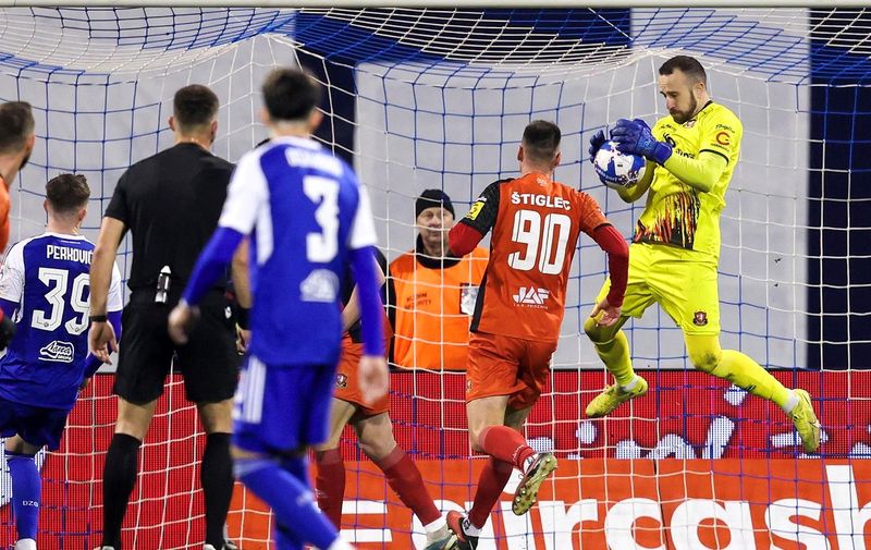 Mediji bruje o tome da je Dinamo jučer zakinut za penal. Situacija je ... Mediji bruje o tome da je Dinamo jučer zakinut za penal. Situacija je ...