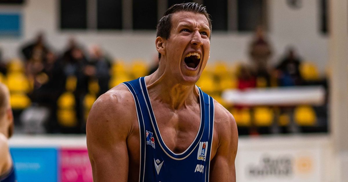Sunce izlazi na istoku, trava je zelena, a Luka Božić opet je MVP ...