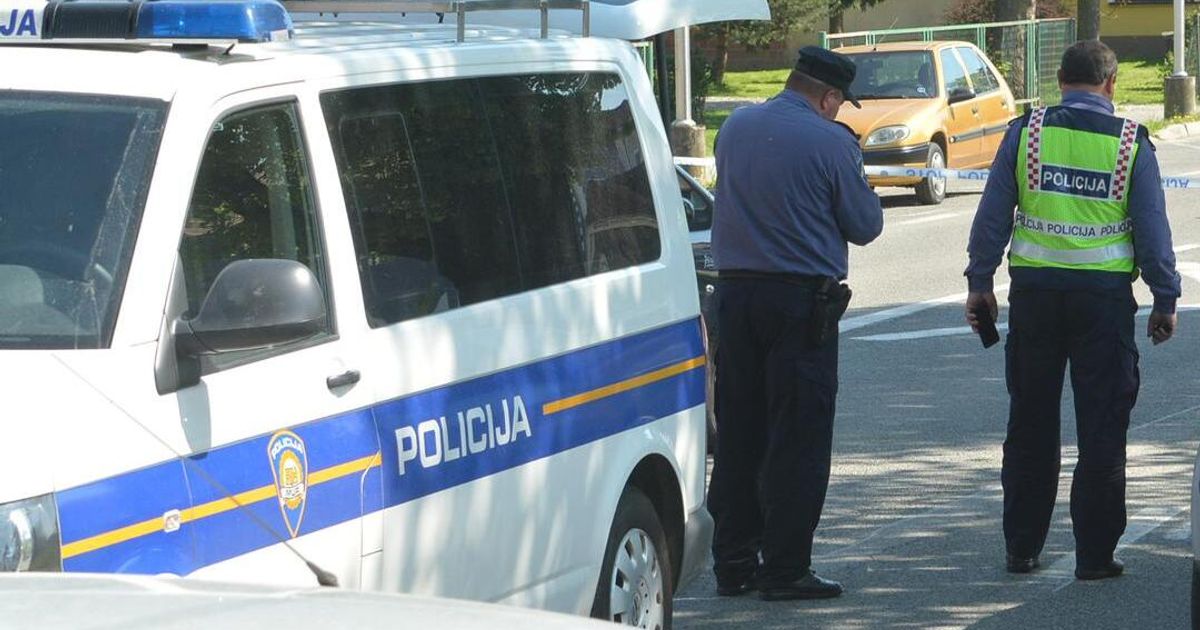 Autom udario dijete koje je na romobilu u Kutini prelazilo zebru ... Autom udario dijete koje je na romobilu u Kutini prelazilo zebru ...
