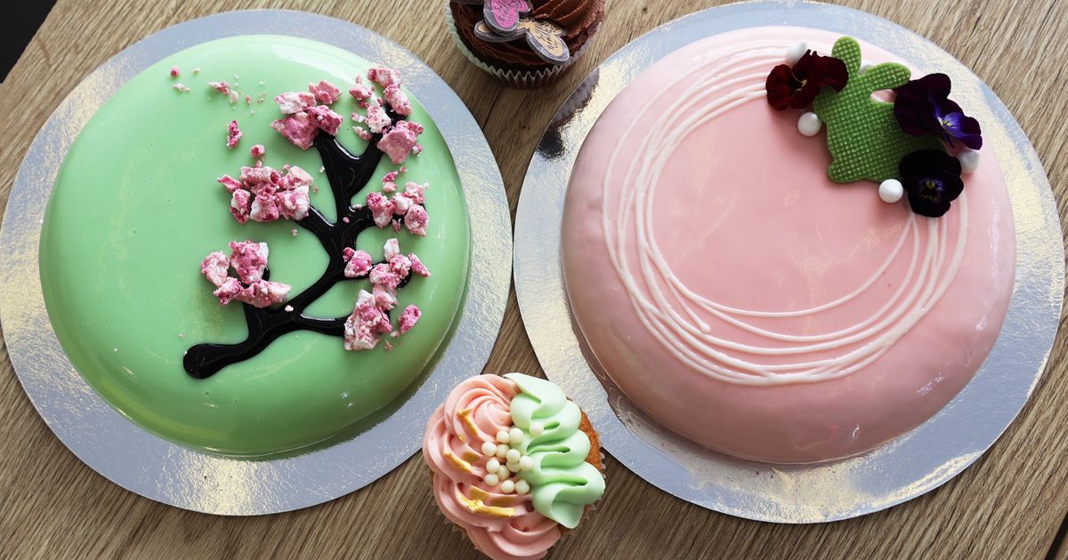 Divna Cherry Blossom torta, cookie box i cupcakes. Probali smo ...