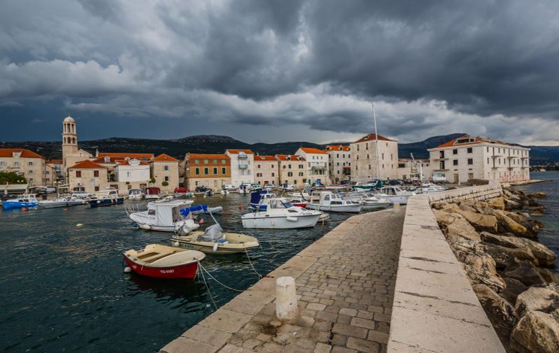 Uživajte u divnom jesenskom prijepodnevu. Primiče nam se novi kišni val ...