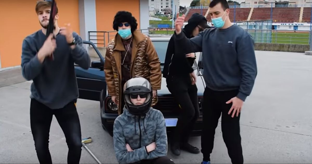 HRT-ov Radio Pula puštao rasističku pjesmu o koroni, s gnjusnim ...