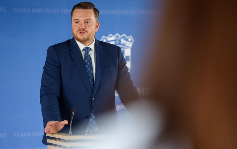 Primorac: 'Omogućit ćemo građanima besplatan račun u bankama' | Telegram.hr