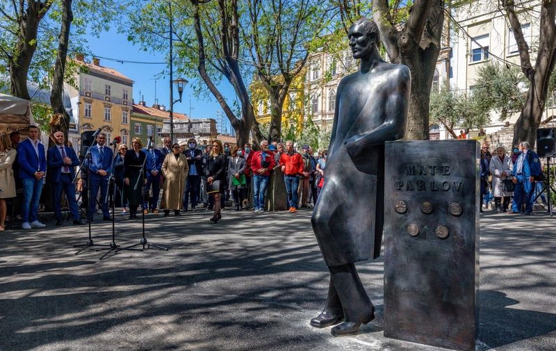 Najjači čovjek na svijetu: Mate Parlov je danas dobio spomenik u Puli ...
