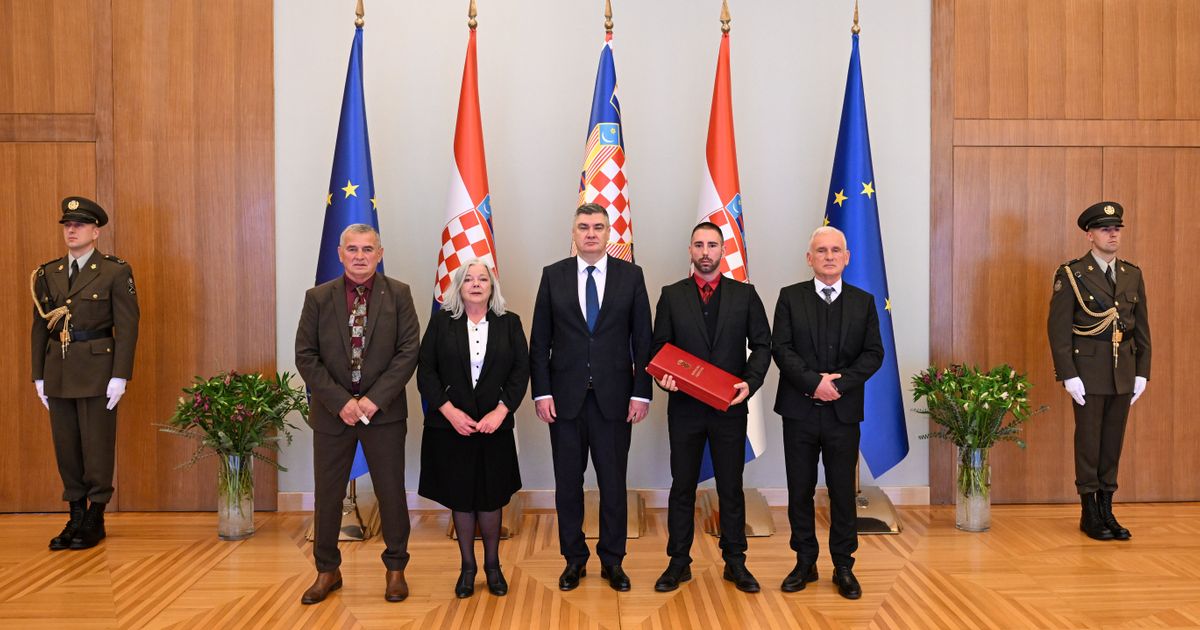 Zoran Milanović posthumno odlikovao generala Antu Rosu | Telegram.hr