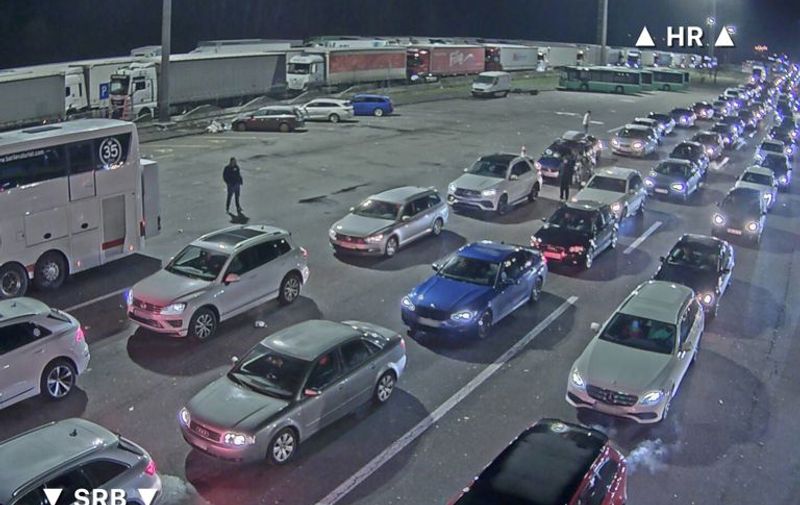 HAK: Vrlo gust promet na A2 i A3, gužve na graničnim prijelazima ...