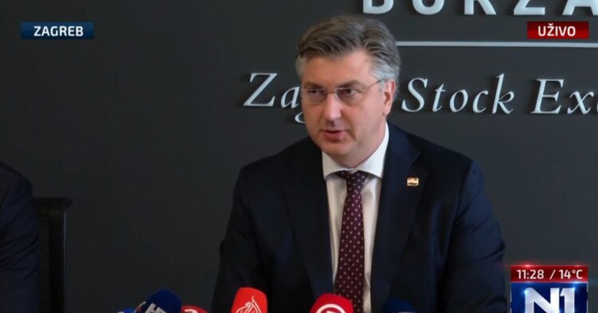 Plenković stao pred novinare i krenuo sipati hvalospjeve o svojoj Vladi ...