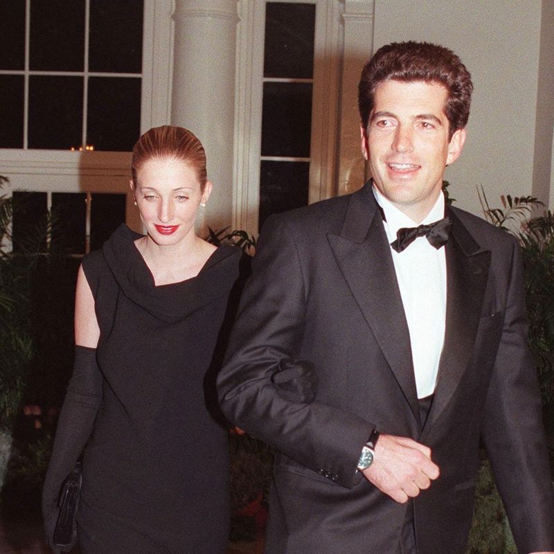 Prvi pogled na fotografije iz serije o JFK Jr.-u i Carolyn Bessette ...