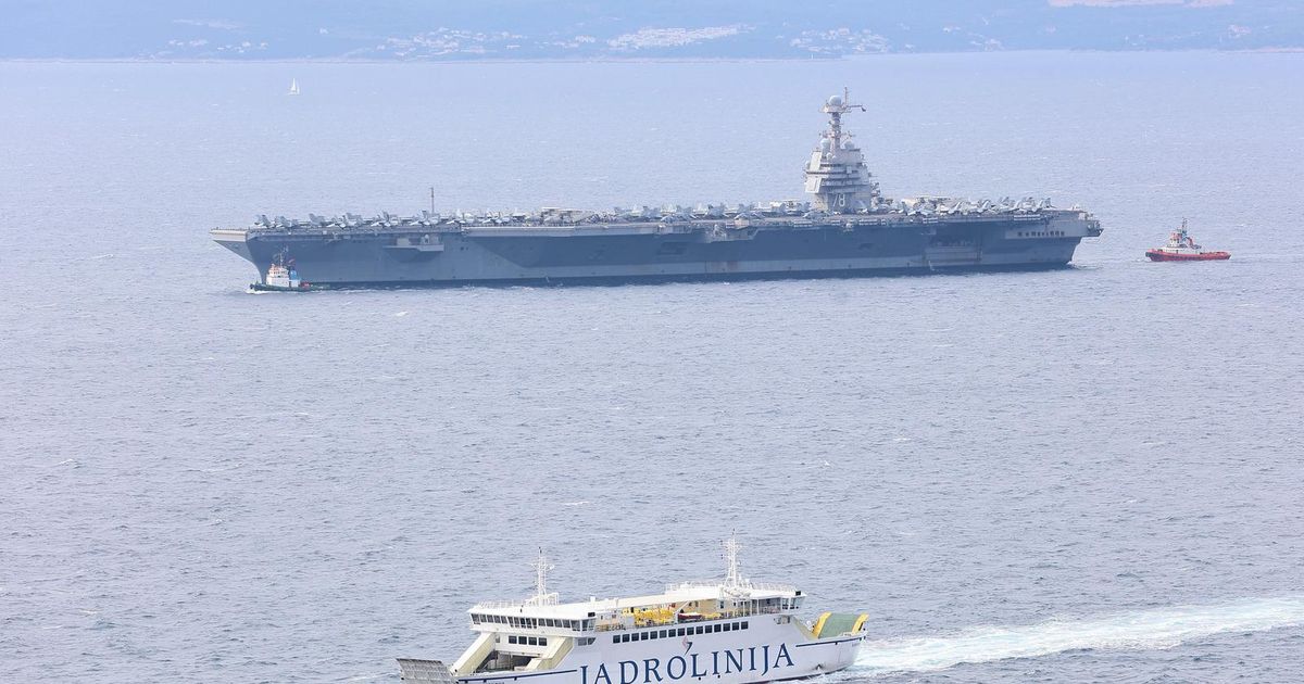 Foto. U Split je uplovio najveći ratni brod ikad sagrađen | Telegram.hr