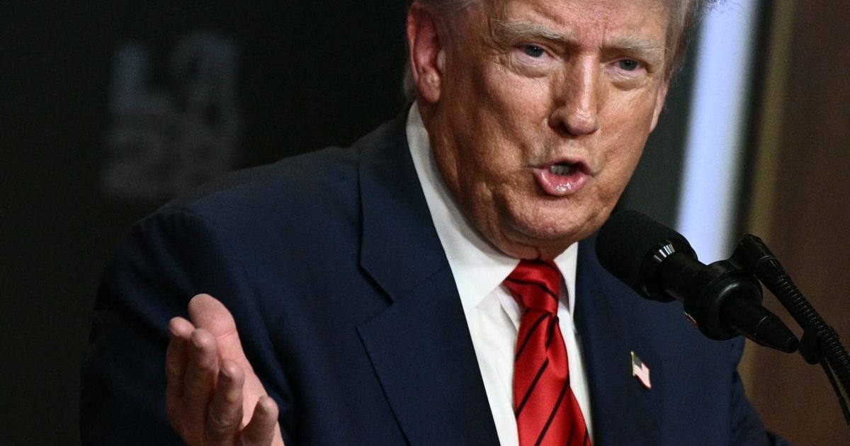 Donald Trump prozvao Antifu terorističkom organizacijom | Telegram.hr