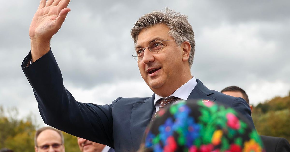 Premijer Plenković se u Francuskoj sastao s Emmanuelom Macronom ...