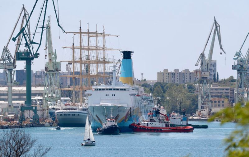 Brod s azbestom uplovio u splitski škver, radovi počinju u petak ...