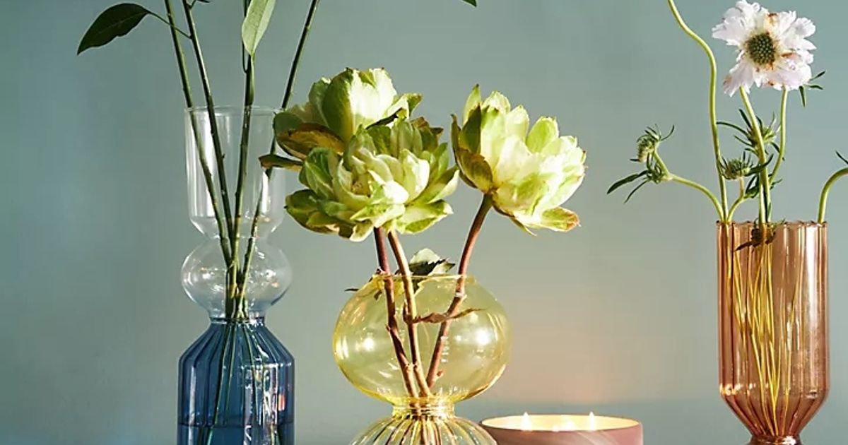 Staklene vaze u bojama osvježavaju baš svaki interijer. Sigurno ...
